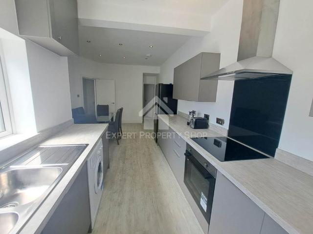 1 bedroom house share to rent