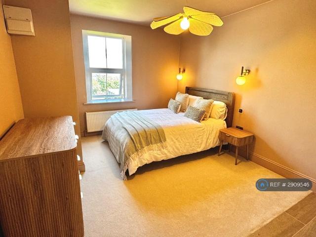 1 bedroom house share to rent