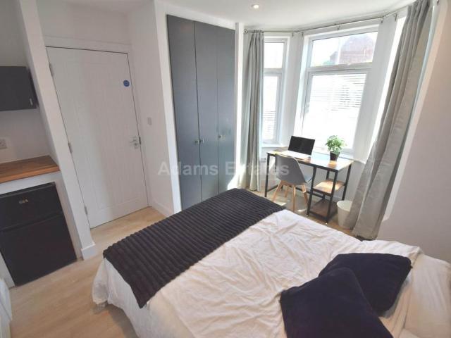 1 bedroom house share to rent