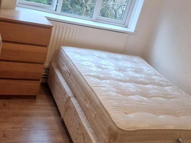1 bedroom house share to rent