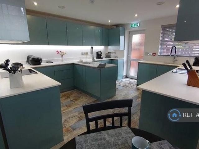 1 bedroom house share to rent