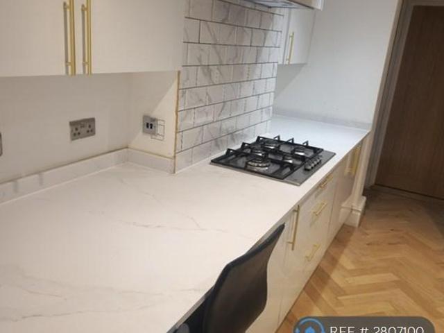 1 bedroom house share to rent