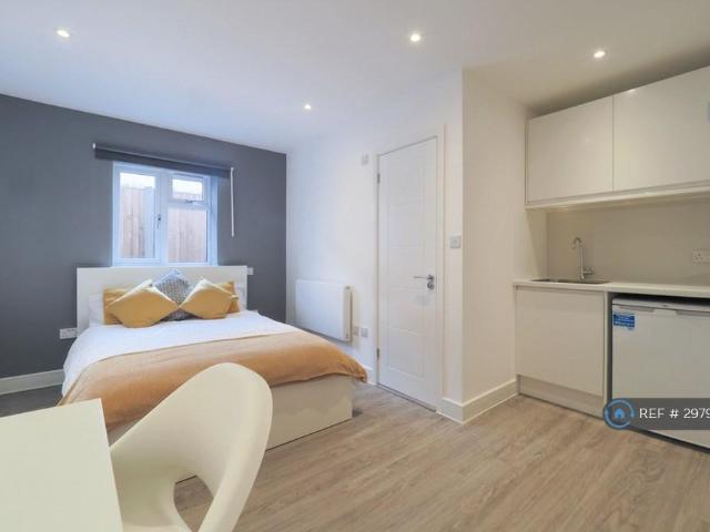 1 bedroom house share to rent