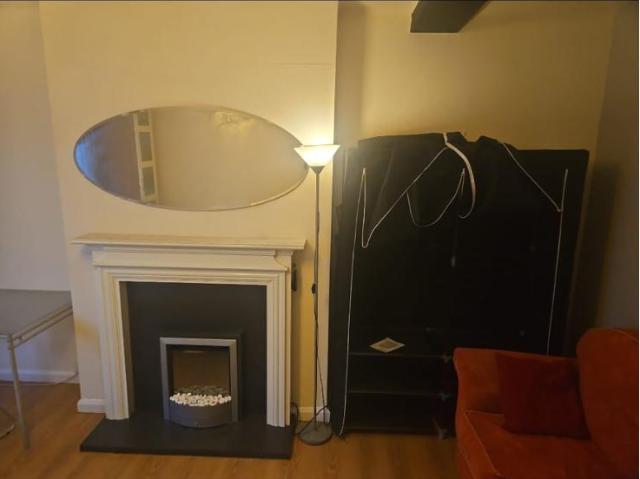 1 bedroom house share to rent