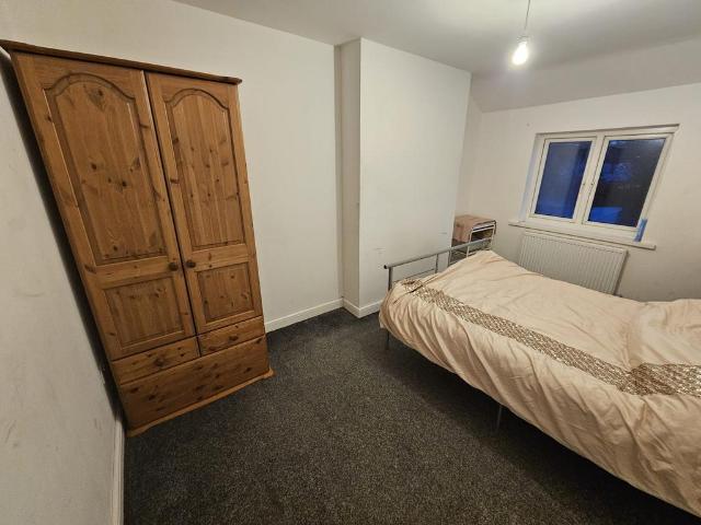 1 bedroom house share to rent