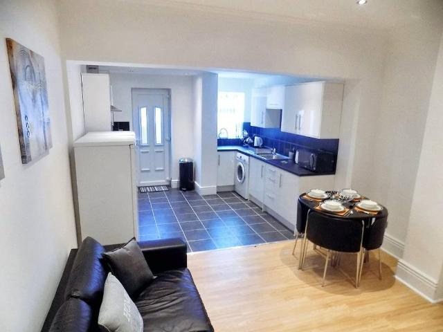 1 bedroom house share to rent