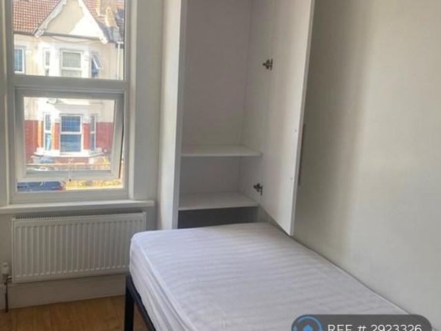 1 bedroom house share to rent