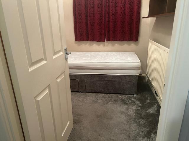 1 bedroom house share to rent