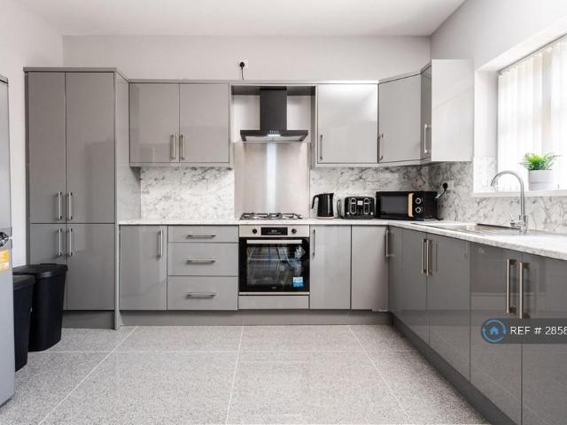 1 bedroom house share to rent