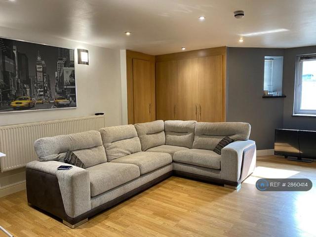 1 bedroom house share to rent
