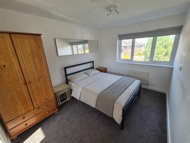 1 bedroom house share to rent