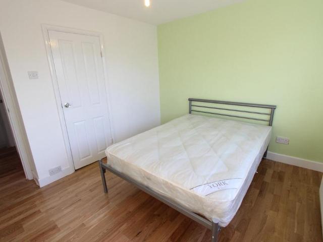1 bedroom house share to rent
