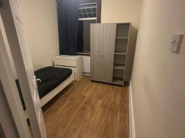 1 bedroom house share to rent