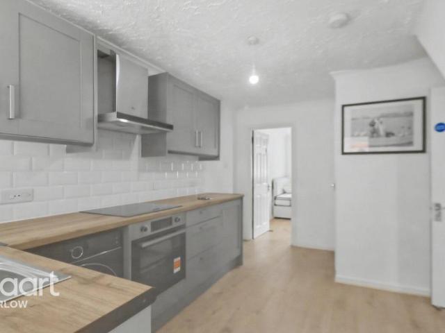1 bedroom house share to rent