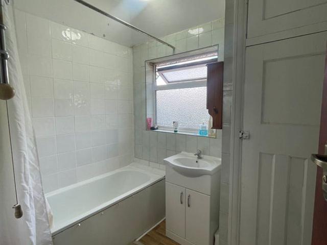 1 bedroom house share to rent