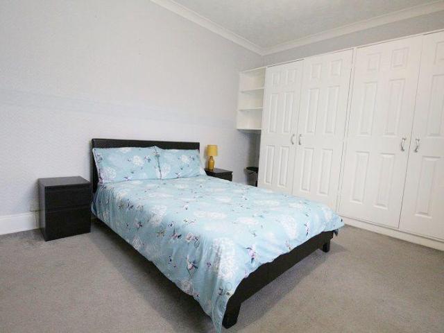 1 bedroom house share to rent