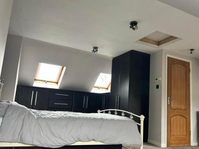 1 bedroom house share to rent