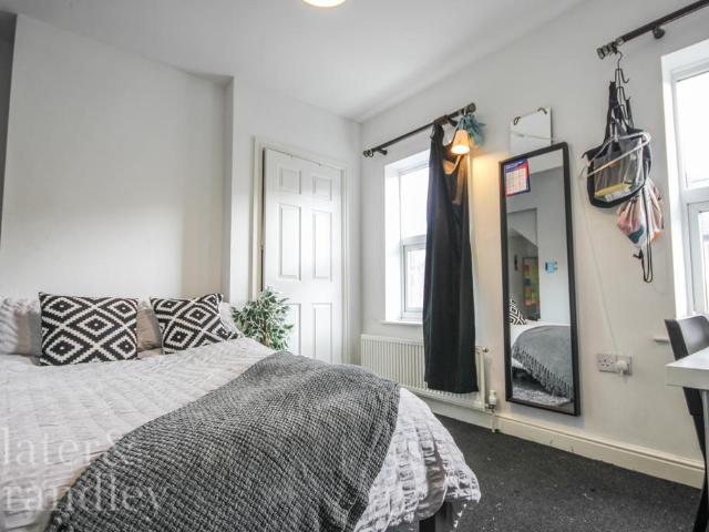 1 bedroom house share to rent