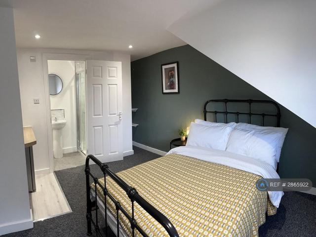 1 bedroom house share to rent