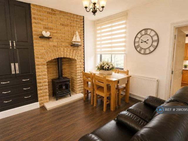1 bedroom house share to rent