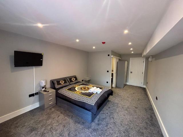 1 bedroom house share to rent