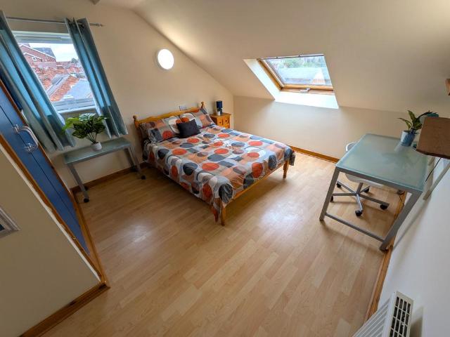 1 bedroom house share to rent