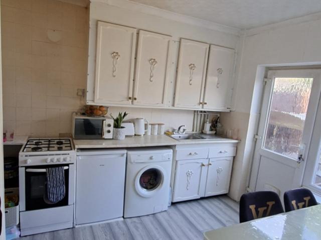 1 bedroom house share to rent