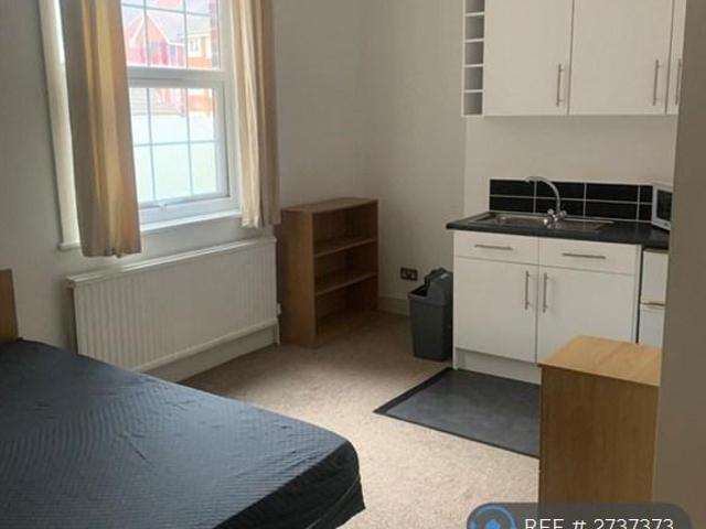 1 bedroom house share to rent