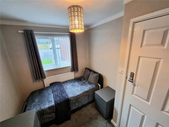 1 bedroom house share to rent