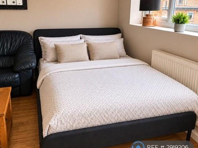 1 bedroom house share to rent