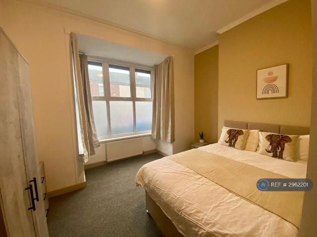1 bedroom house share to rent