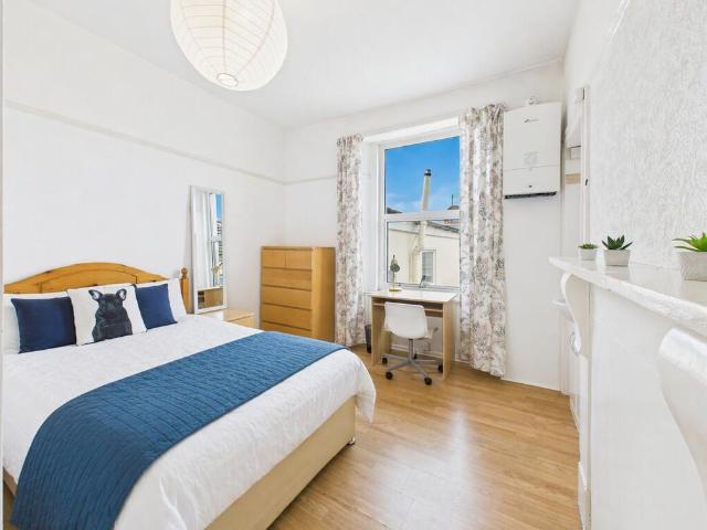 1 bedroom house share to rent