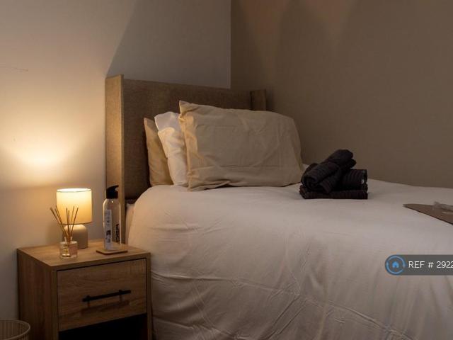 1 bedroom house share to rent