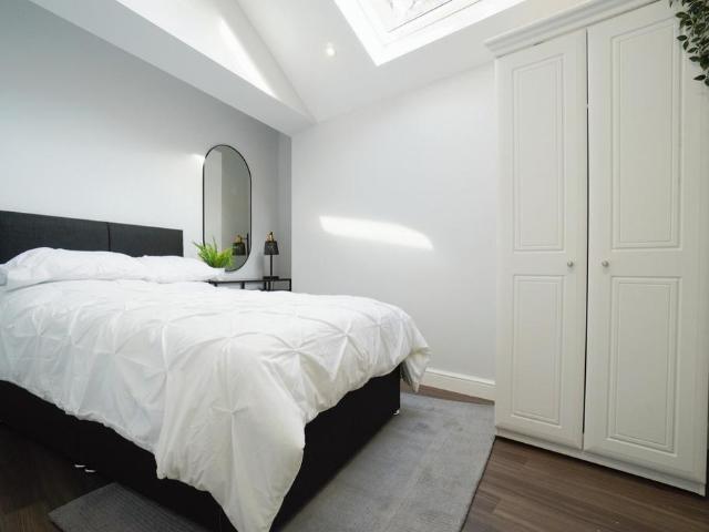 1 bedroom house share to rent