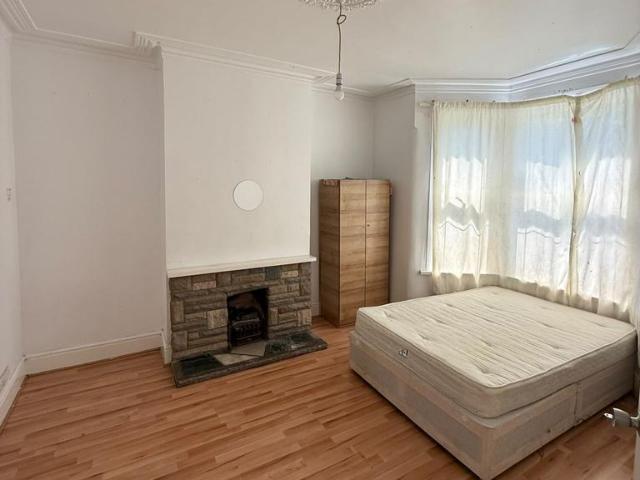 1 bedroom house share to rent