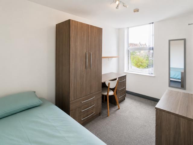 1 bedroom house share to rent