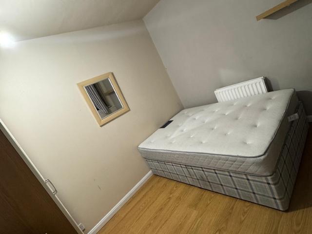 1 bedroom house share to rent