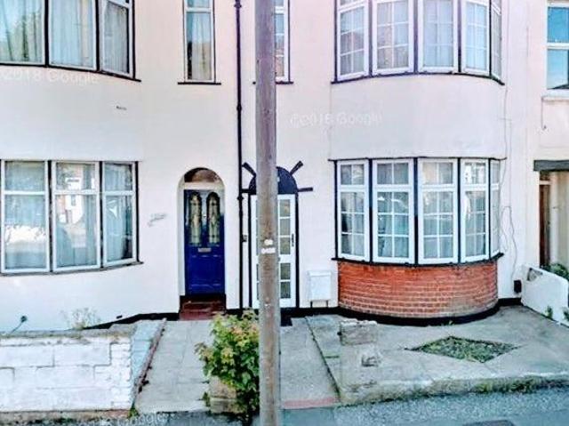 1 bedroom house share to rent