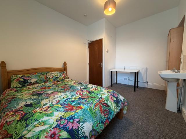 1 bedroom house share to rent