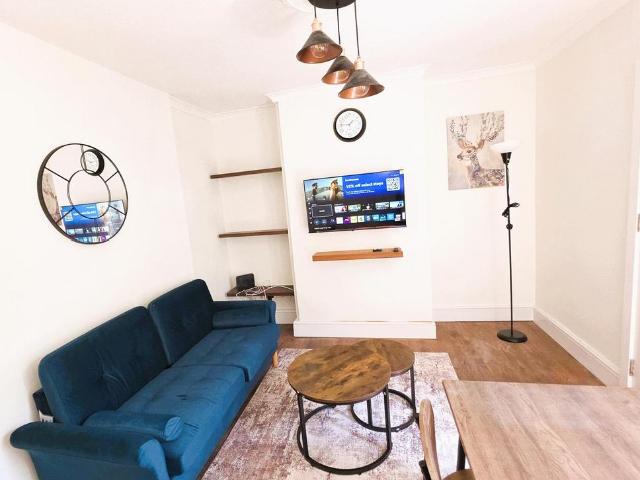 1 bedroom house share to rent