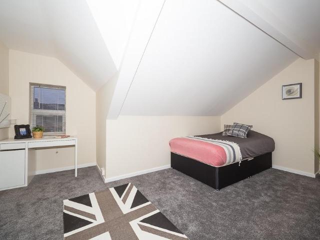 1 bedroom house share to rent