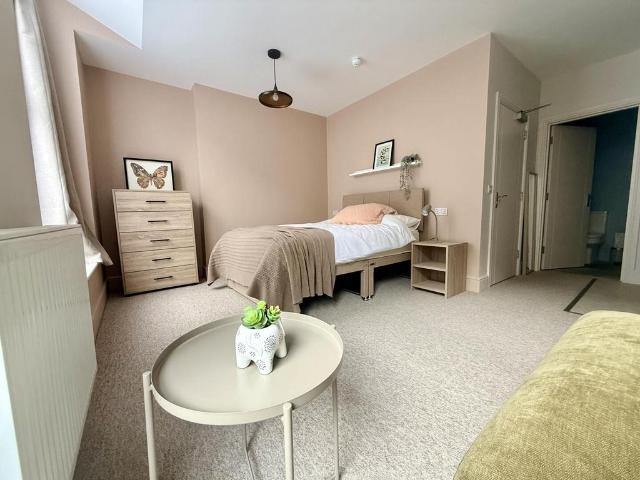1 bedroom house share to rent