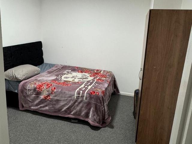 1 bedroom house share to rent