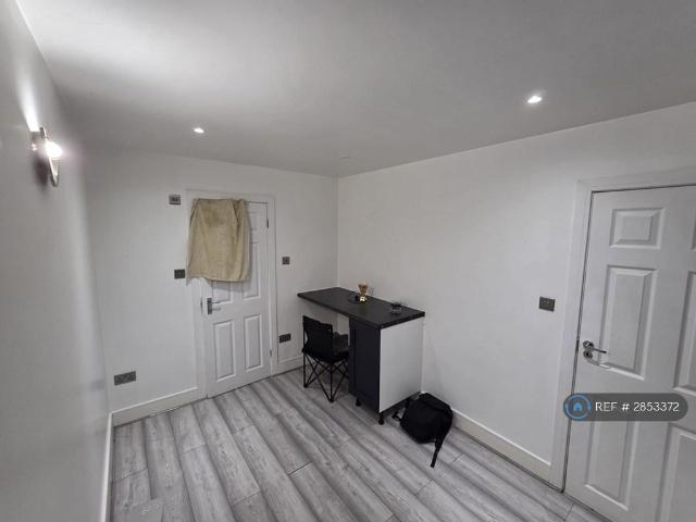 1 bedroom house share to rent