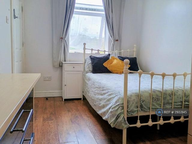 1 bedroom house share to rent