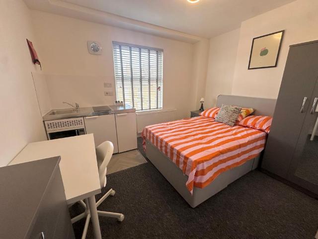 1 bedroom house share to rent