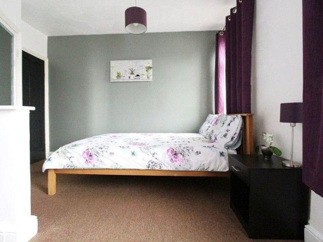 1 bedroom house share to rent