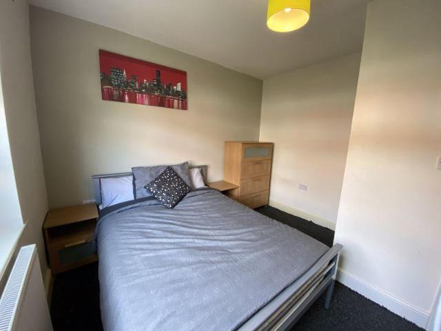 1 bedroom house share to rent