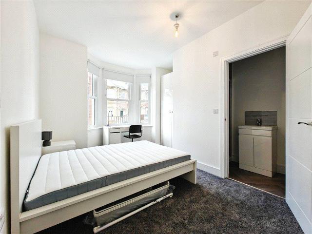 1 bedroom house share to rent