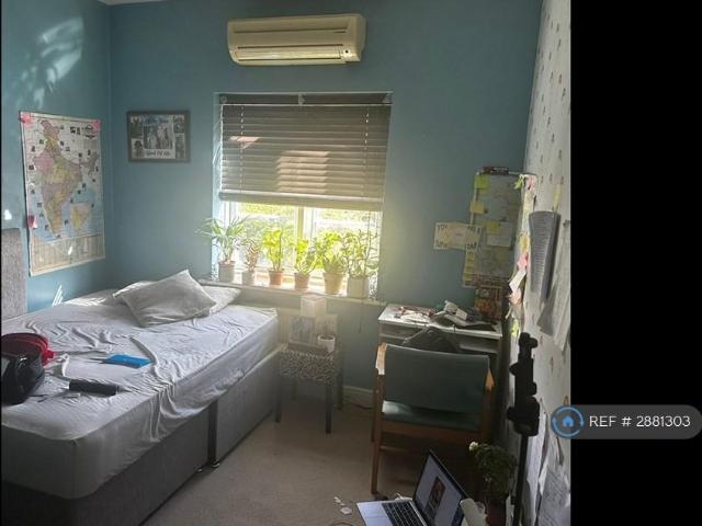 1 bedroom house share to rent